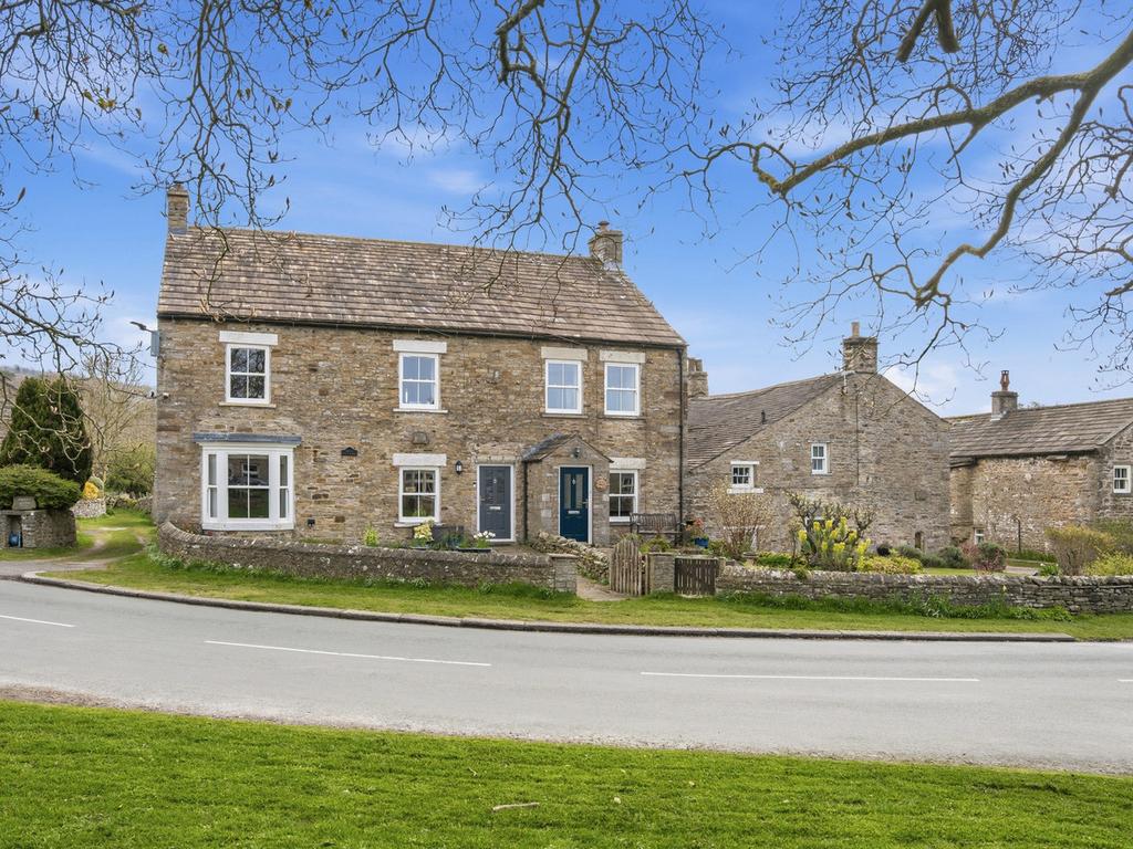 Westholme, Redmire, Leyburn, DL8 4EH 3 bed cottage for sale - £295,000