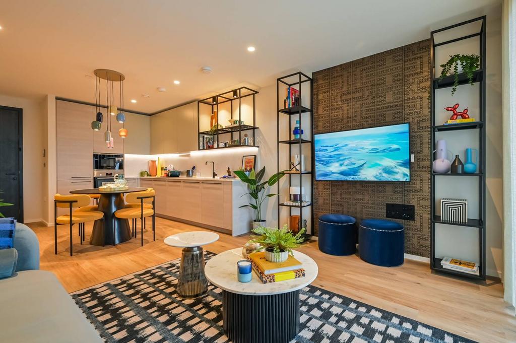 Poplar Riverside, Poplar E14 1 bed flat - £482,500