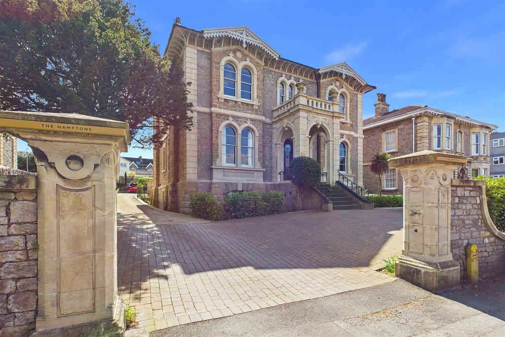 Prime Mid Clevedon location 2 bed apartment for sale - £425,000