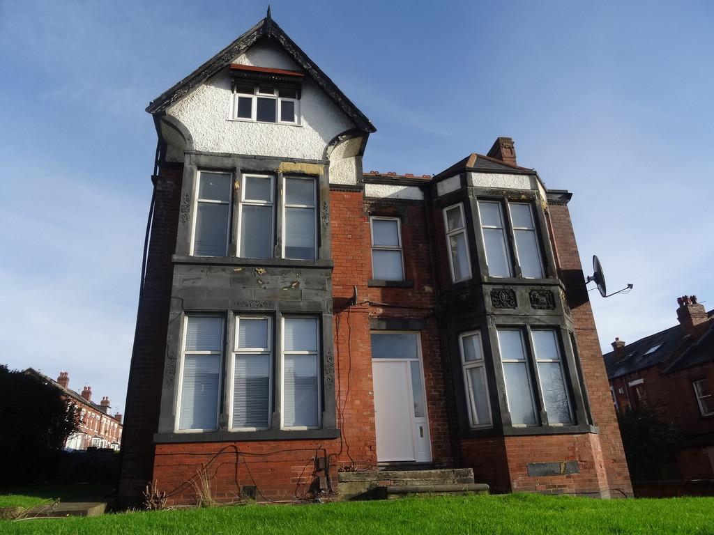 Harehills Lane, Leeds LS8 Studio to rent - £550 pcm (£127 pw)