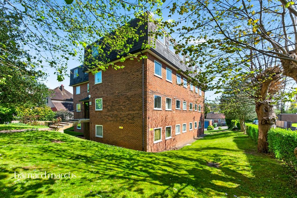 Woodlands Road, Redhill 2 bed apartment for sale - £275,000