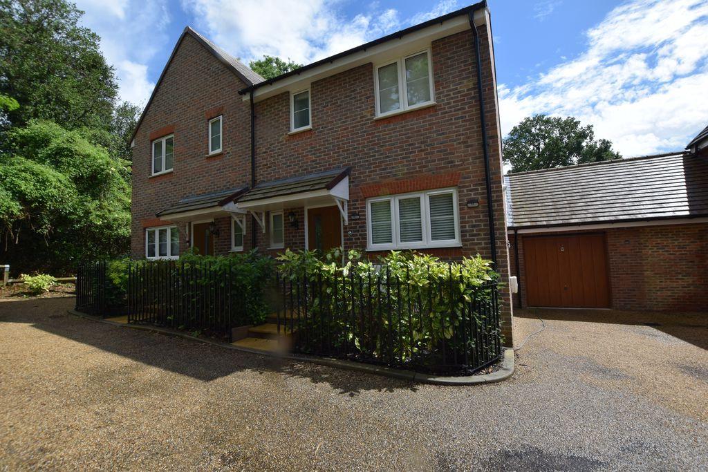 Macgrory Drive, Maidstone 3 bed semi-detached house to rent - £1,700 ...