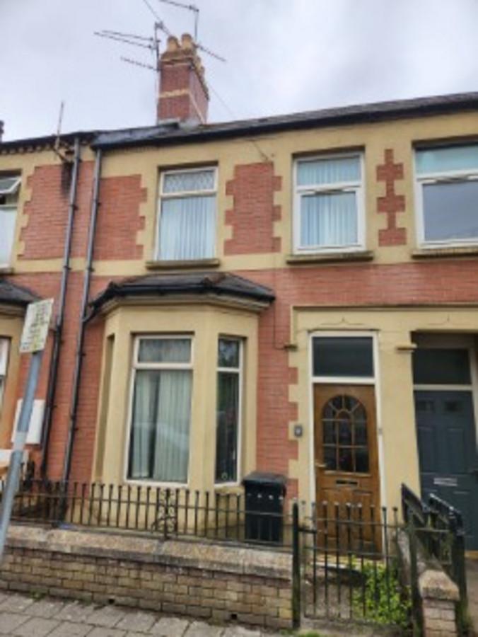 Monmouth Street, Cardiff, CF11 3 bed terraced house for sale - £180,000