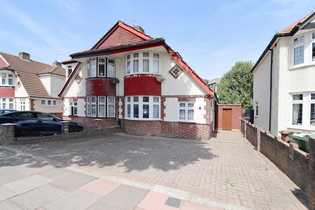 Old Farm Avenue, Sidcup DA15 3 bed semi-detached house to rent - £2,200 ...