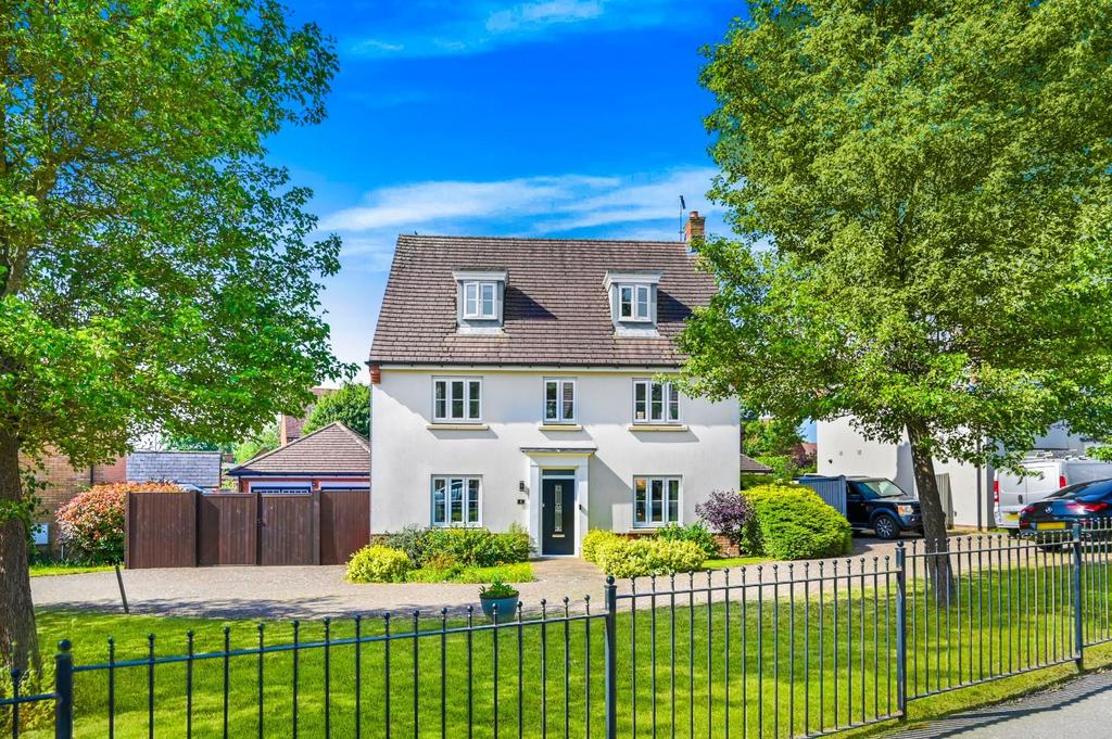 Little Canfield, Dunmow, Essex 5 bed detached house for sale - £625,000