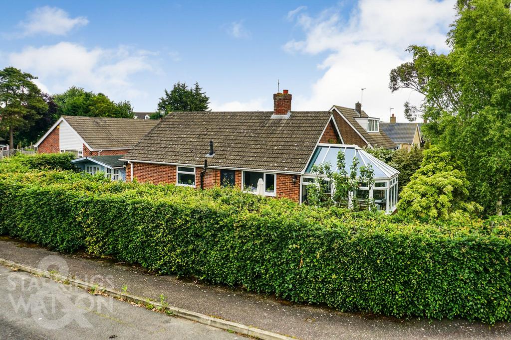 Briar Close, Lingwood, Norwich 3 bed detached bungalow for sale - £365,000