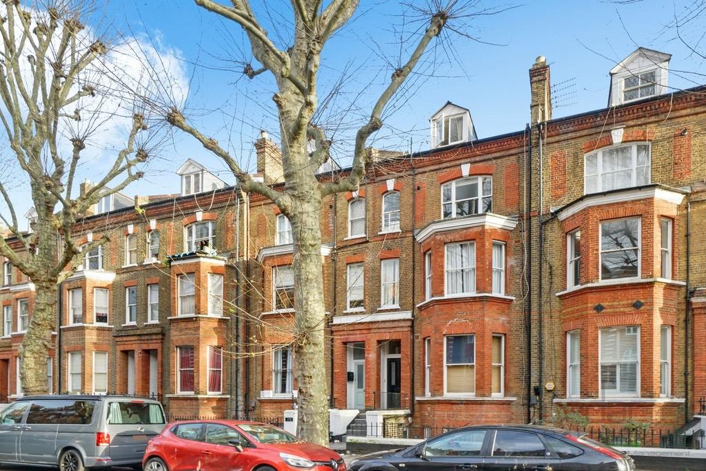 Randolph Avenue, Maida Vale W9 2 bed flat - £2,492 pcm (£575 pw)