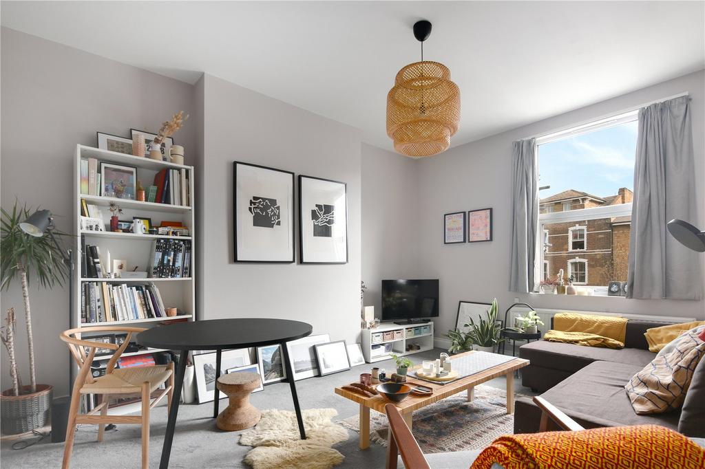 Amhurst Road, Hackney Downs, London, E8 1 bed flat - £1,850 pcm (£427 pw)