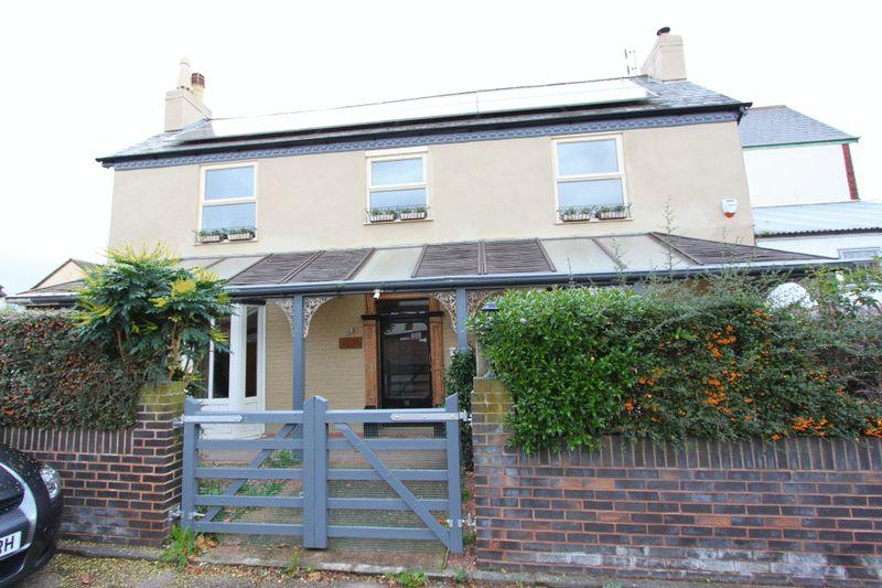 St. James Close, Exeter 6 bed detached house - £4,638 pcm (£1,070 pw)