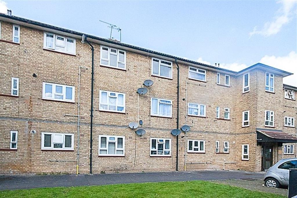 Colet Road, Hutton 2 bed flat - £925 pcm (£213 pw)