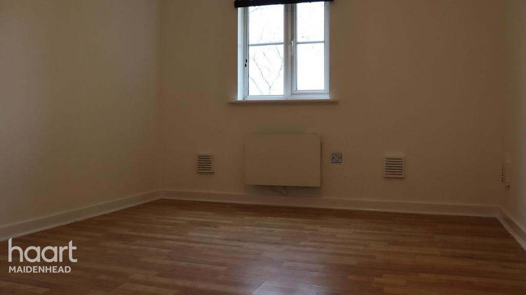 Eaton Avenue, SLOUGH 2 bed apartment - £1,450 pcm (£335 pw)