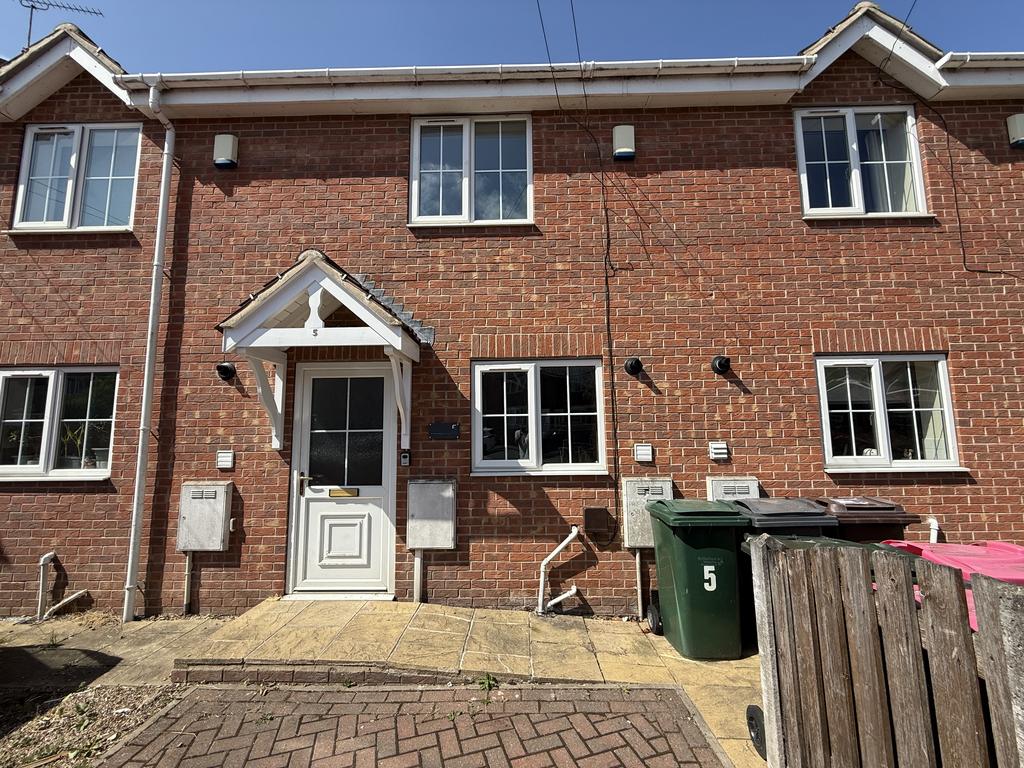 Carlyle Villas, Carlyle Road... 2 bed townhouse - £675 pcm (£156 pw)