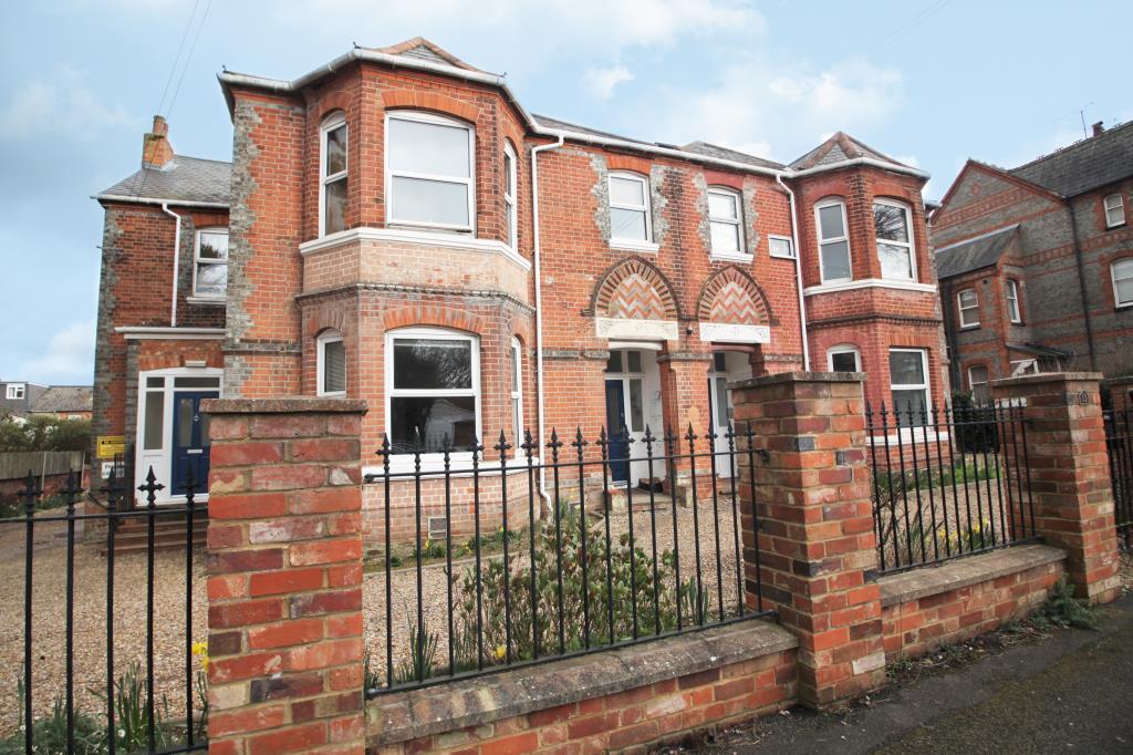 Alexandra Road, Reading, Berkshire, RG1 2 bed apartment - £1,200 pcm (£ ...