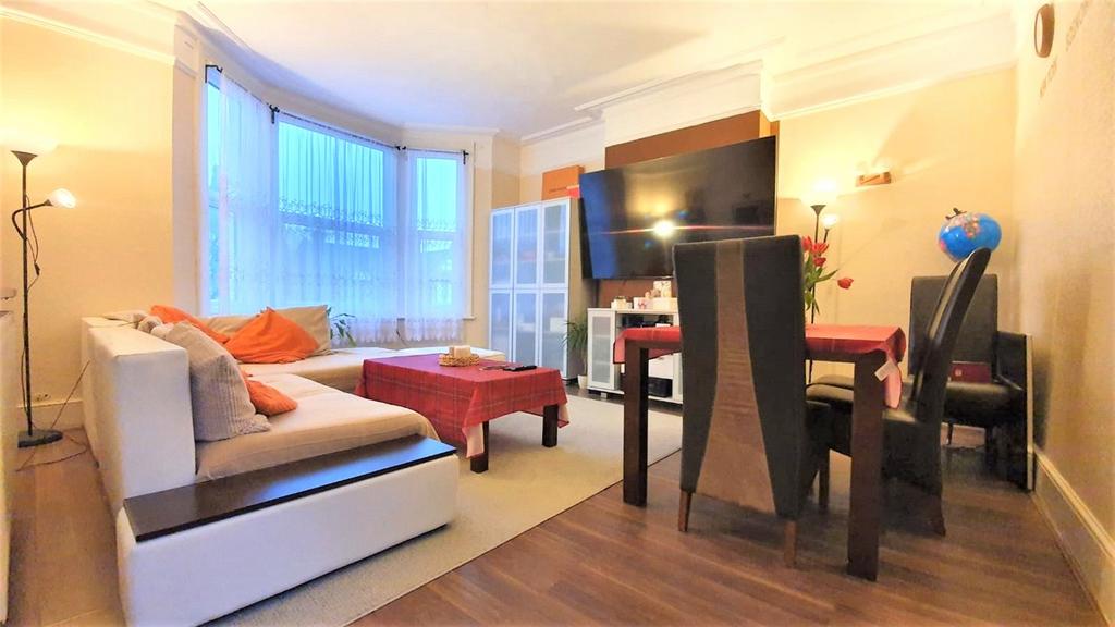Cunningham Park, Harrow, Middx, HA1 2 bed maisonette - £1,900 pcm (£438 pw)