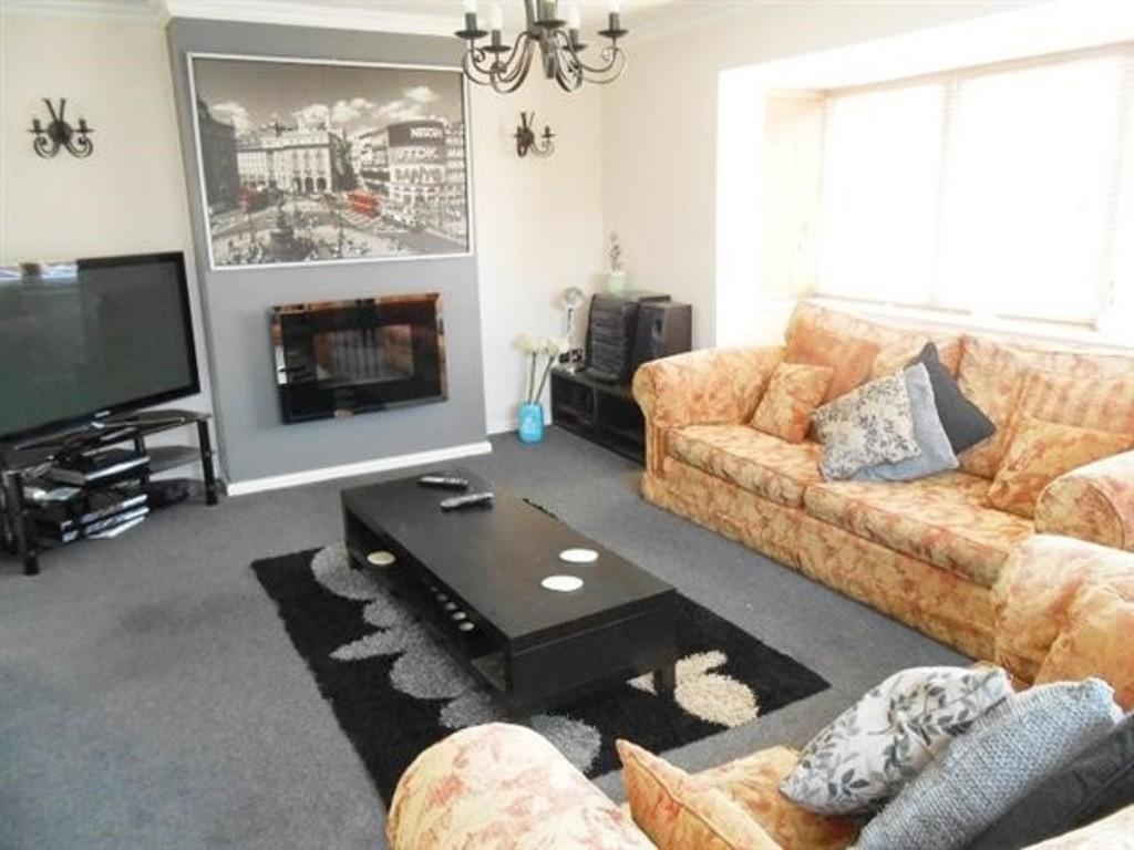 Manor Way, Todwick 5 bed detached house - £299,950
