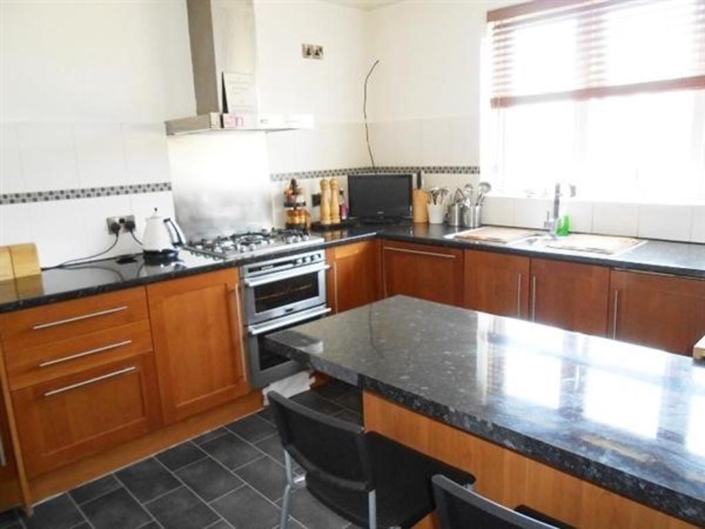 Manor Way, Todwick 5 bed detached house - £299,950
