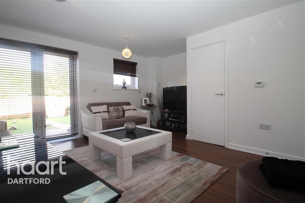 Telford Square, DA1 2 bed terraced house - £1,800 pcm (£415 pw)