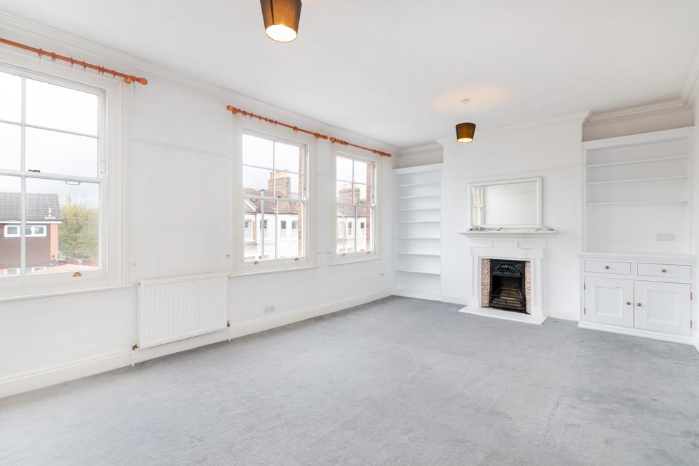 Erpingham Road, Putney, SW15 3 bed maisonette - £2,950 pcm (£681 pw)