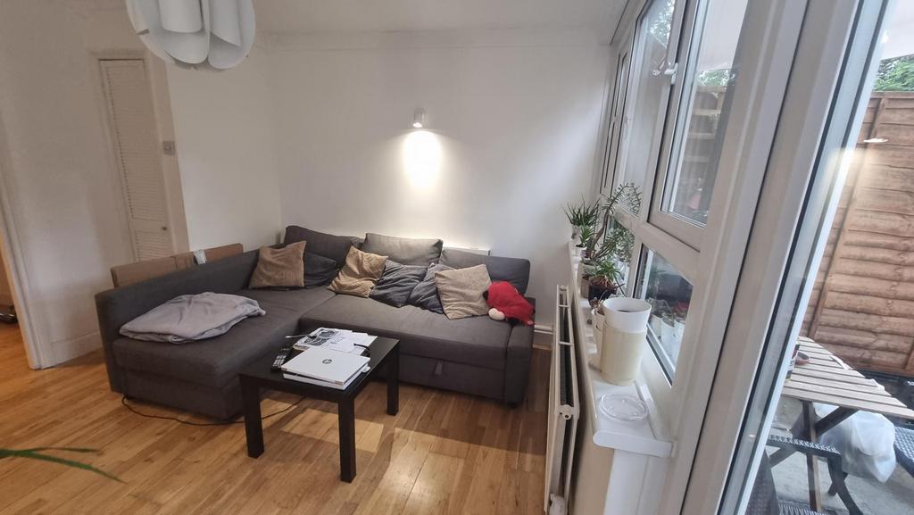 Fulbeck House, Sutterton Street, London 2 bed flat - £2,600 pcm (£600 pw)