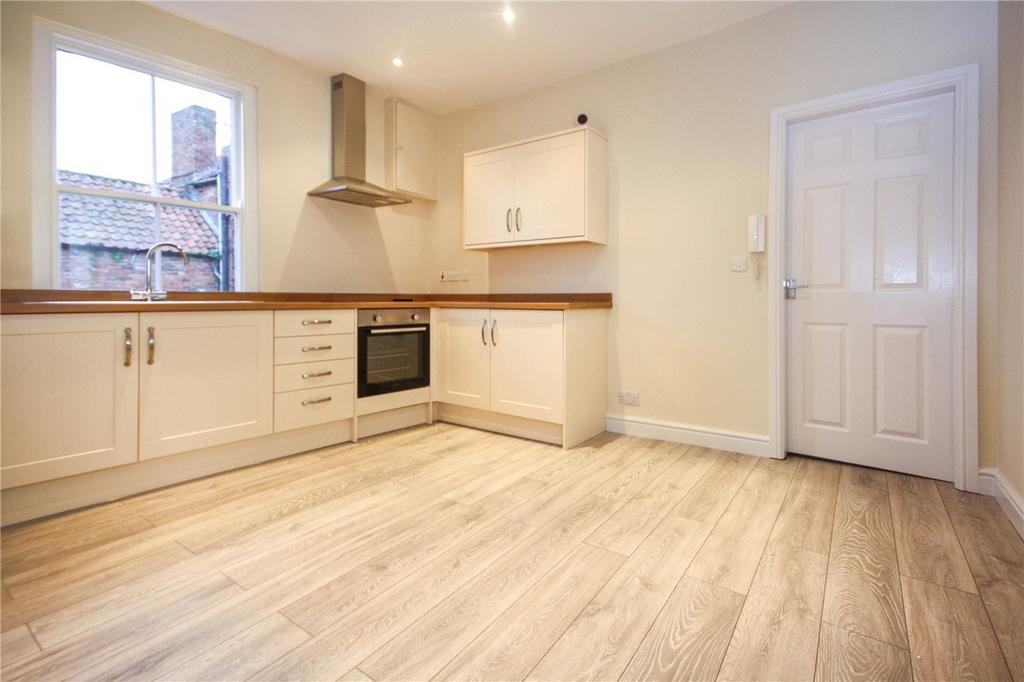 Southgate, Sleaford, Lincolnshire, NG34 1 bed apartment - £625 pcm (£ ...
