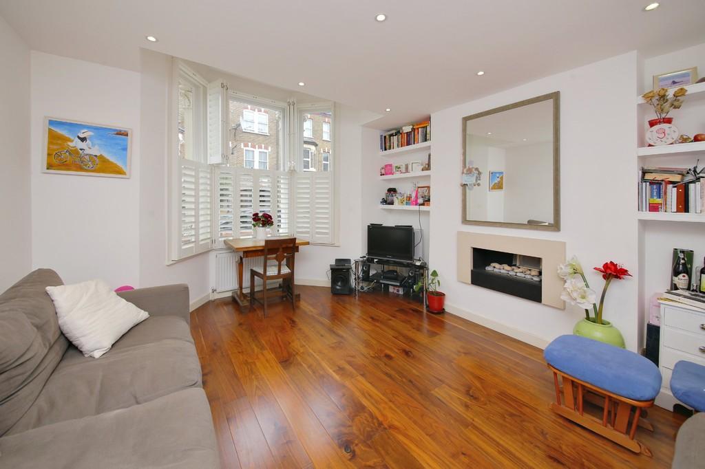 Fermoy Road, Westbourne Park W9 2 bed flat - £2,200 pcm (£508 pw)