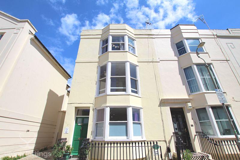Russell Square, Brighton 1 bed flat - £1,100 pcm (£254 pw)