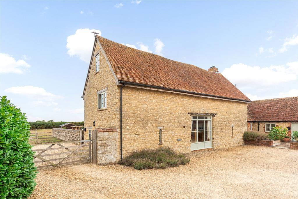 Mount Mill Farm, Stratford Road... 4 bed barn conversion - £2,250 pcm ...