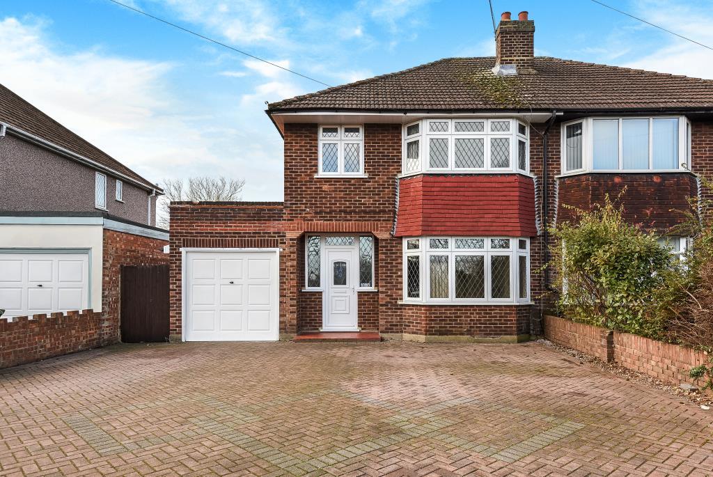 Vicarage Road Sunbury On Thames Tw16 3 Bed Semi Detached House To