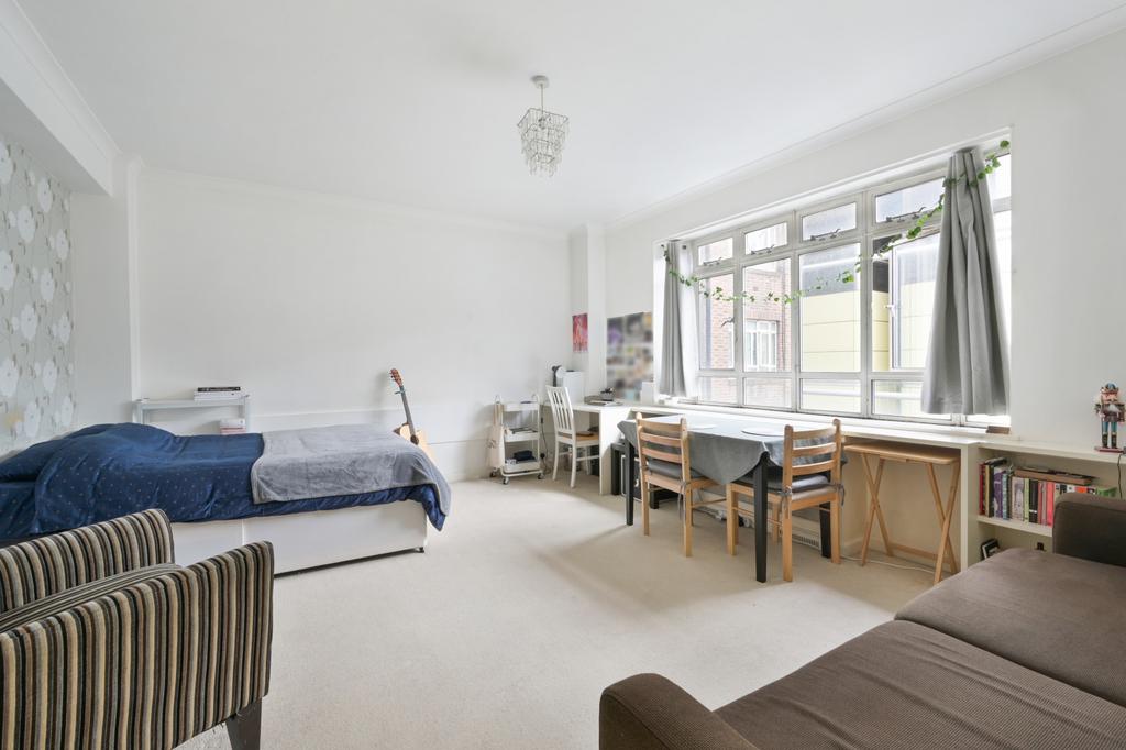 Paramount Court, 38-39 University... Studio to rent - £1,950 pcm (£450 pw)