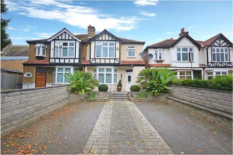 Houses for sale in Isleworth | Latest Property | OnTheMarket
