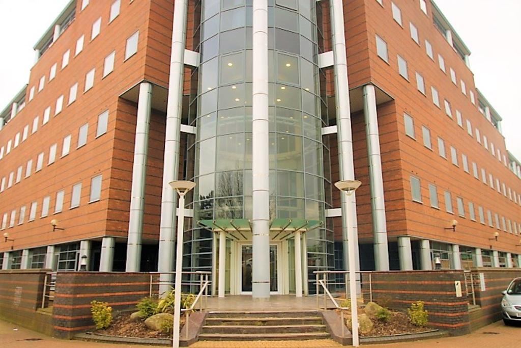 The Landmark, Brierley Hill, Dudley, DY5 1LZ 1 bed apartment - £575 pcm ...