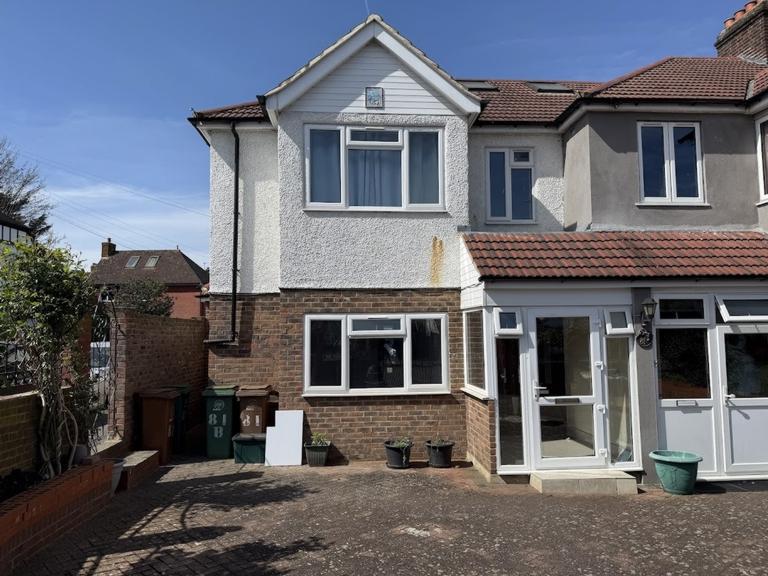 Angel Hill, Sutton, SM1 2 bed maisonette - £1,500 pcm (£346 pw)