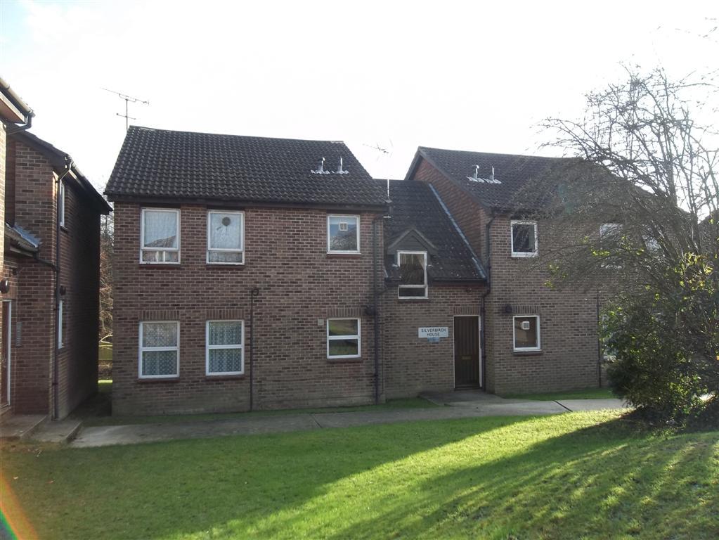 Crawley RH11 Studio - £795 pcm (£183 pw)