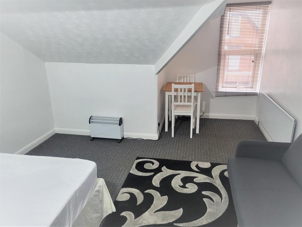 Sandhurst Place, Leeds LS8 Studio - £550 pcm (£127 pw)