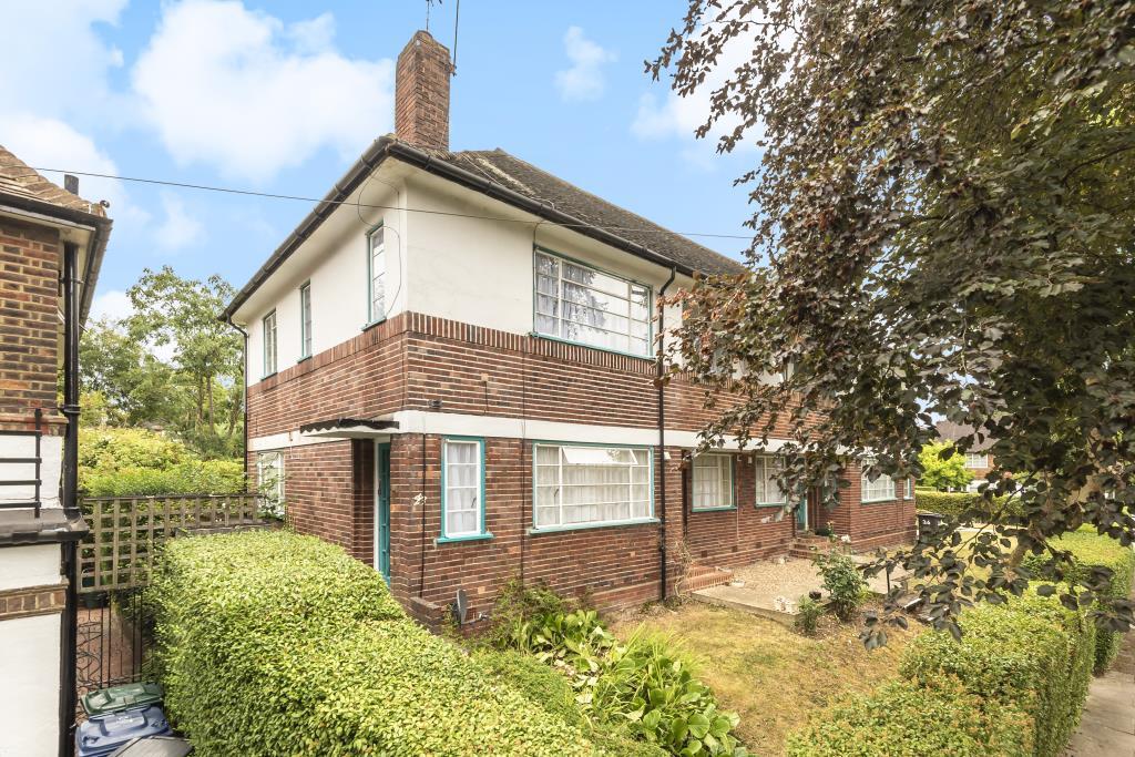 Holyoake Walk, East Finchley, N2 2 bed flat - £1,800 pcm (£415 pw)