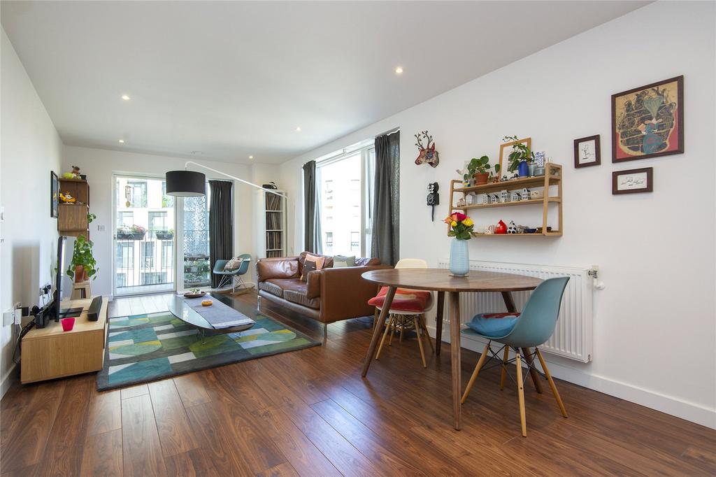 Atkins Square, Dalston Lane, London, E8 2 bed flat to rent - £2,500 pcm ...