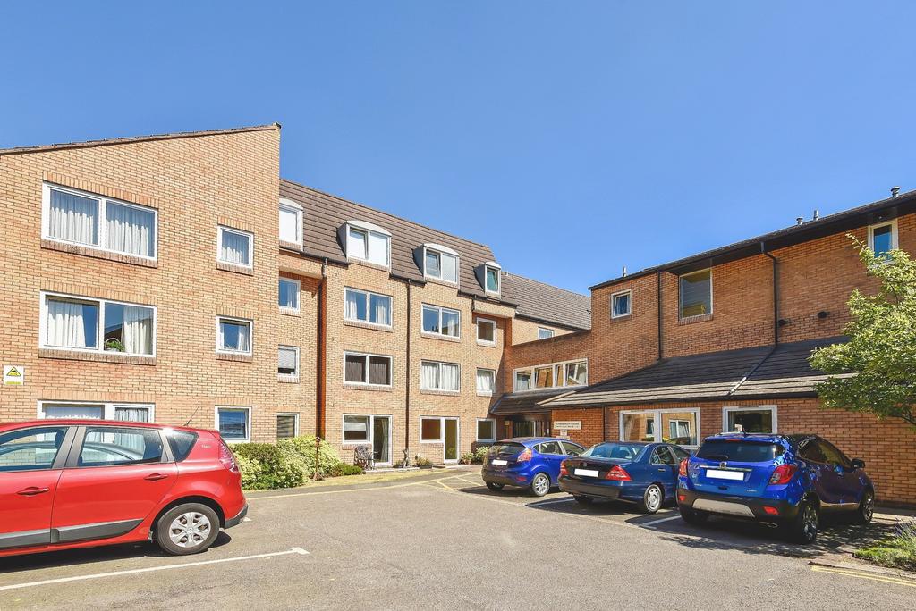 Woking 1 bed flat - £99,950