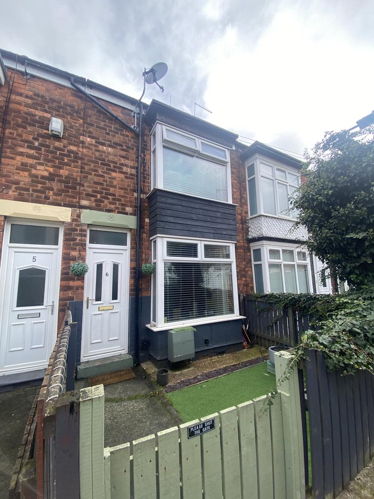 Perth Street West, Hull HU5 2 bed terraced house - £625 pcm (£144 pw)