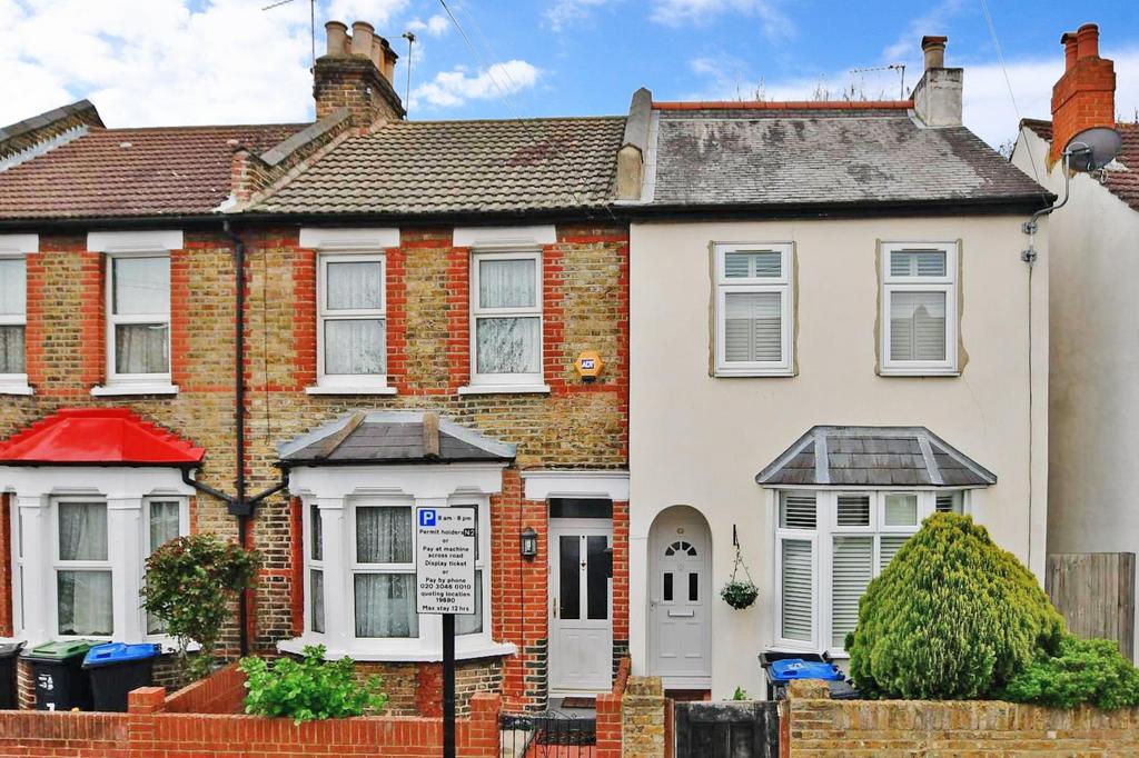 Wentworth Road, Croydon, Surrey 3 bed terraced house for sale - £370,000