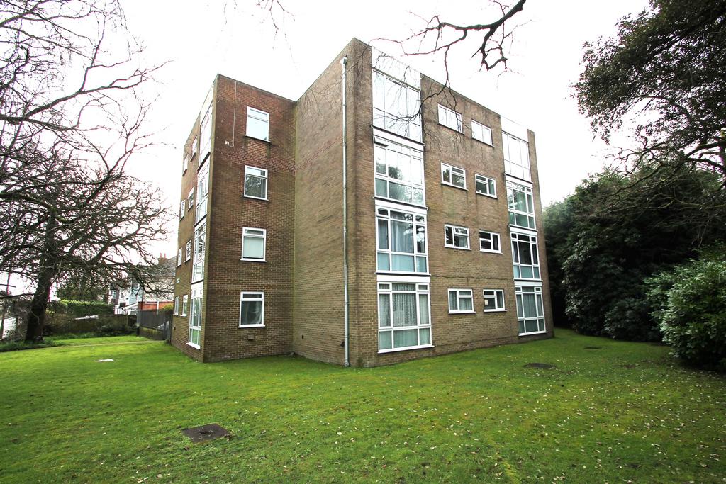 Sharrow House 1 Mount Road Parkstone... 2 bed ground floor flat - £ ...