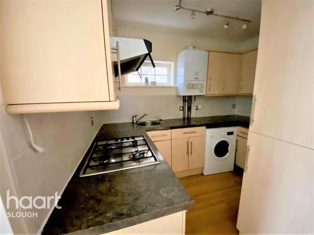 Hillside, Slough 1 bed apartment - £1,000 pcm (£231 pw)