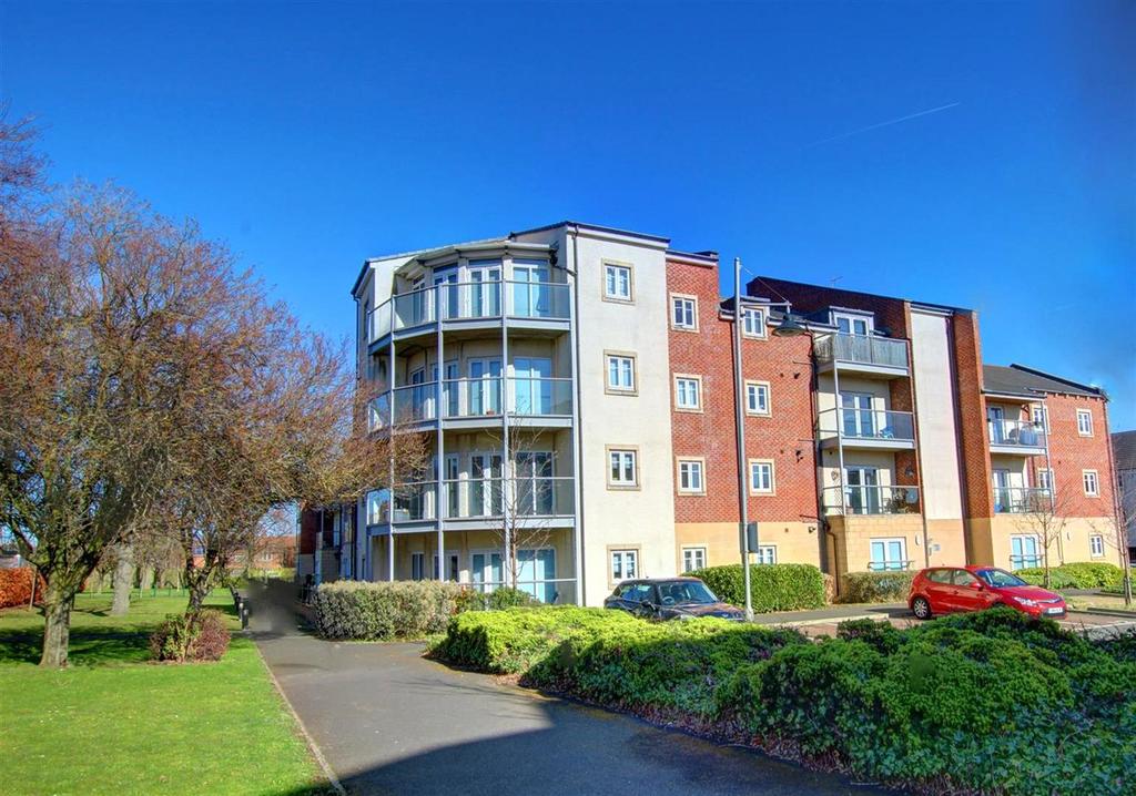 Charlton Court, Manor Park, Newcastle... 1 bed apartment - £100,000