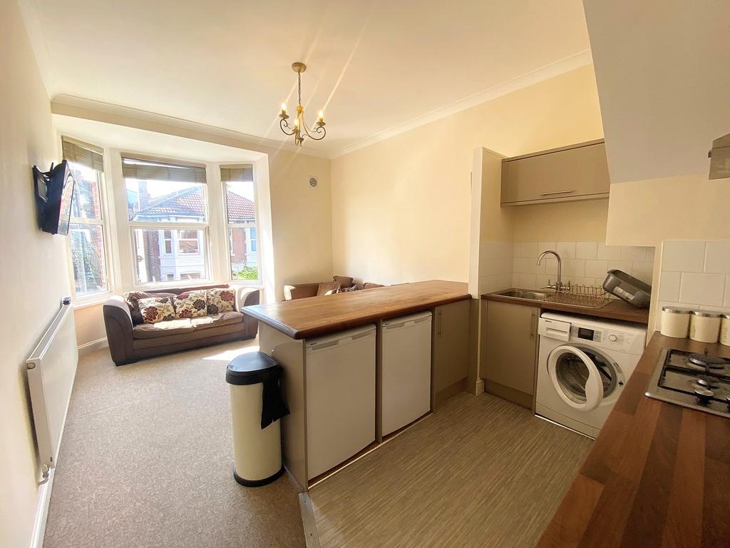 Albert Grove, Southsea 4 bed apartment to rent - £1,900 pcm (£438 pw)