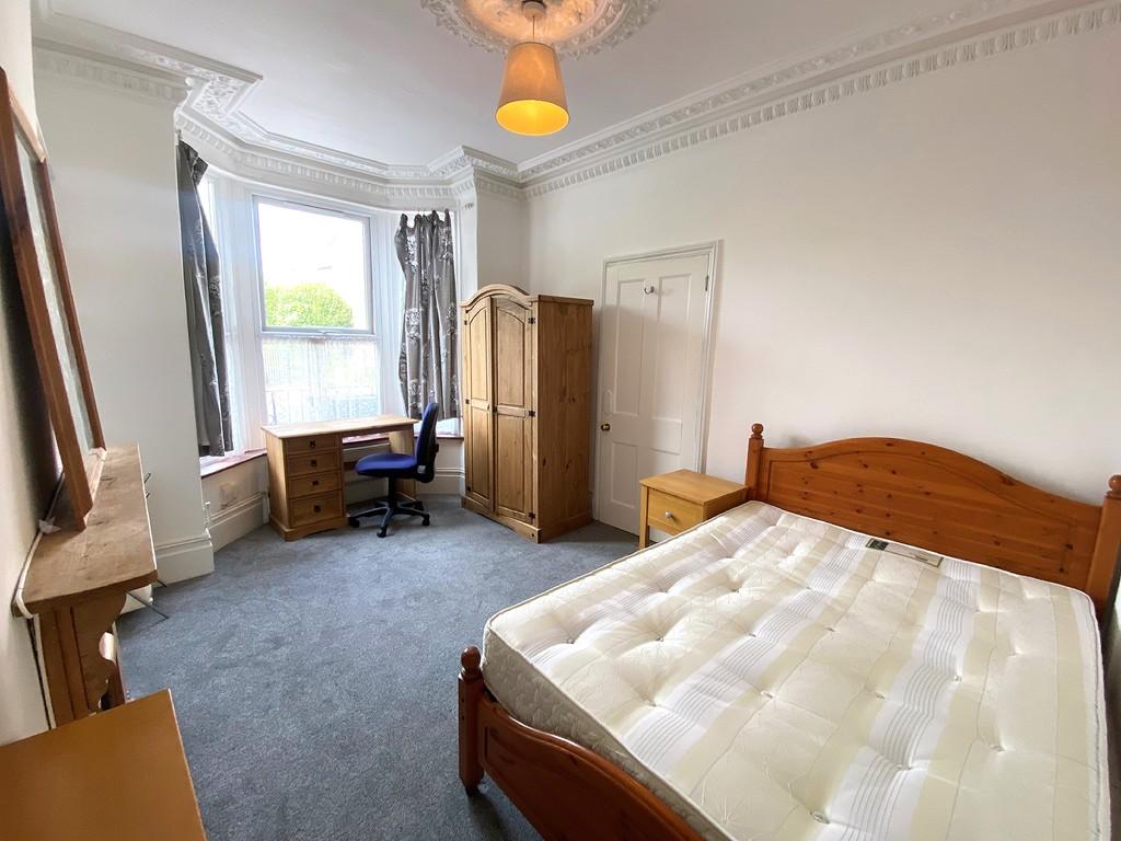 Playfair Road, Southsea 5 bed terraced house - £2,400 pcm (£554 pw)