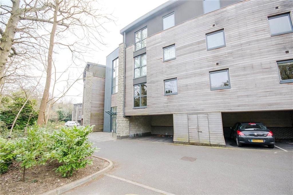 Sandling Park, Sandling Lane... 1 bed flat - £1,150 pcm (£265 pw)