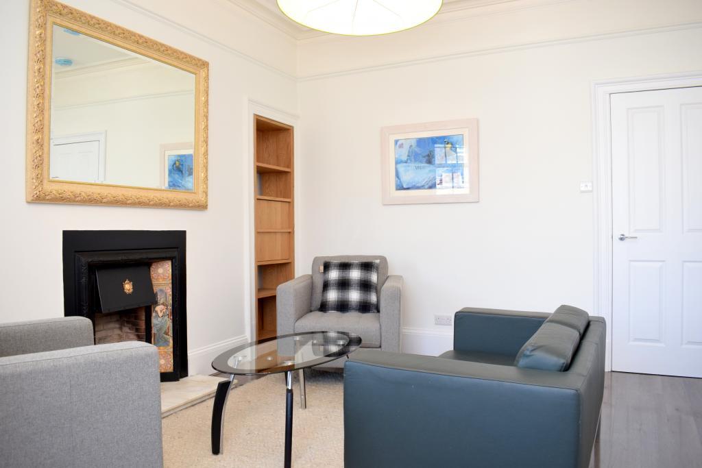 1A Newbigging, Musselburgh, EH21 7AJ 3 bed flat - £190,000