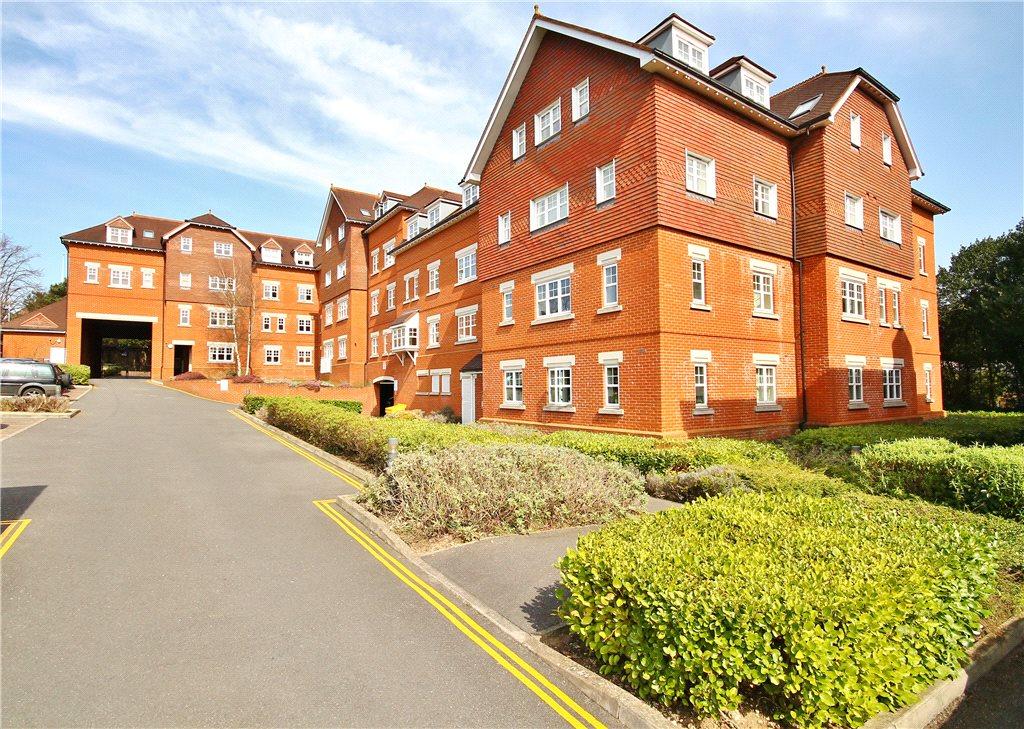 Heathside Road, Woking, Surrey, GU22 1 bed apartment - £1,250 pcm (£288 pw)