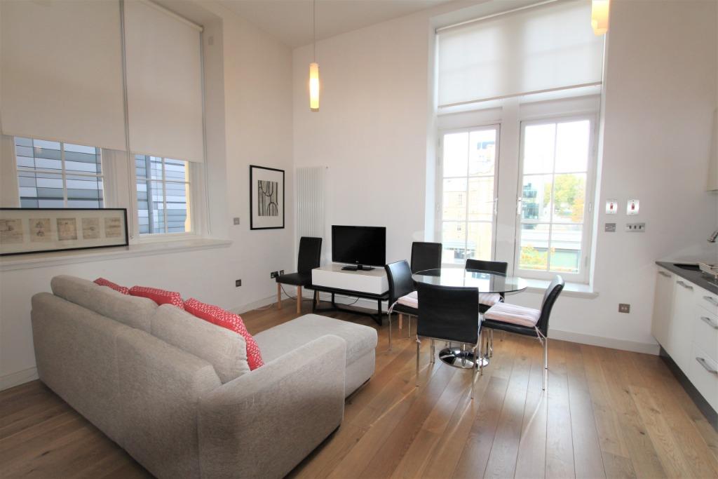 Simpson Loan, Quartermile, Edinburgh... 2 bed flat - £2,225 pcm (£513 pw)