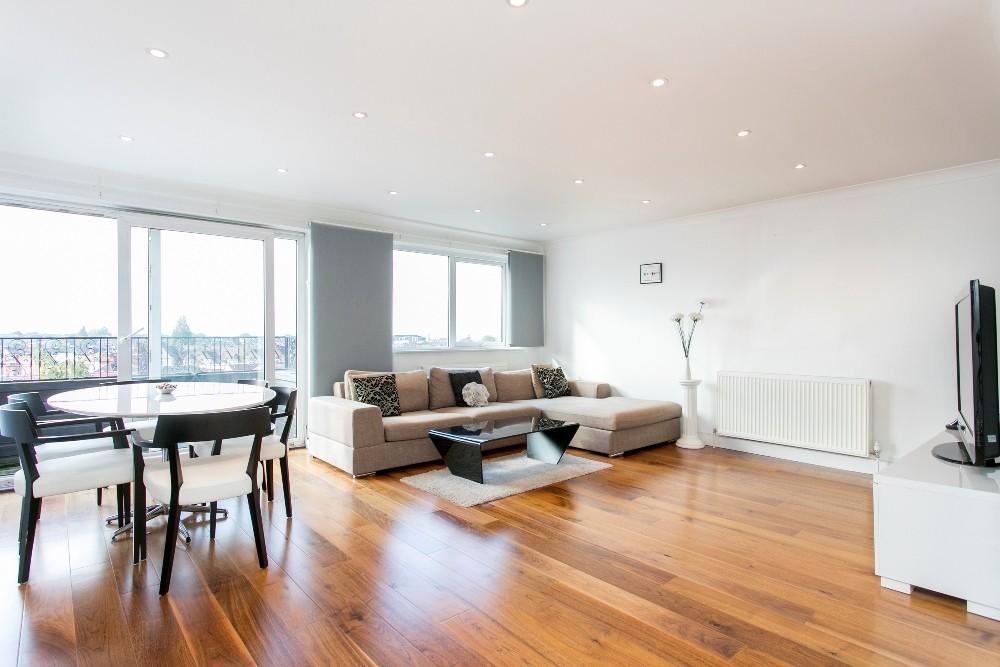 Charlton Lodge, Temple Fortune Lane... 3 bed penthouse to rent - £3,748 ...