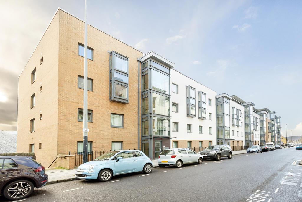 Deanery Road, Bristol, BS1 2 bed flat - £1,800 pcm (£415 pw)